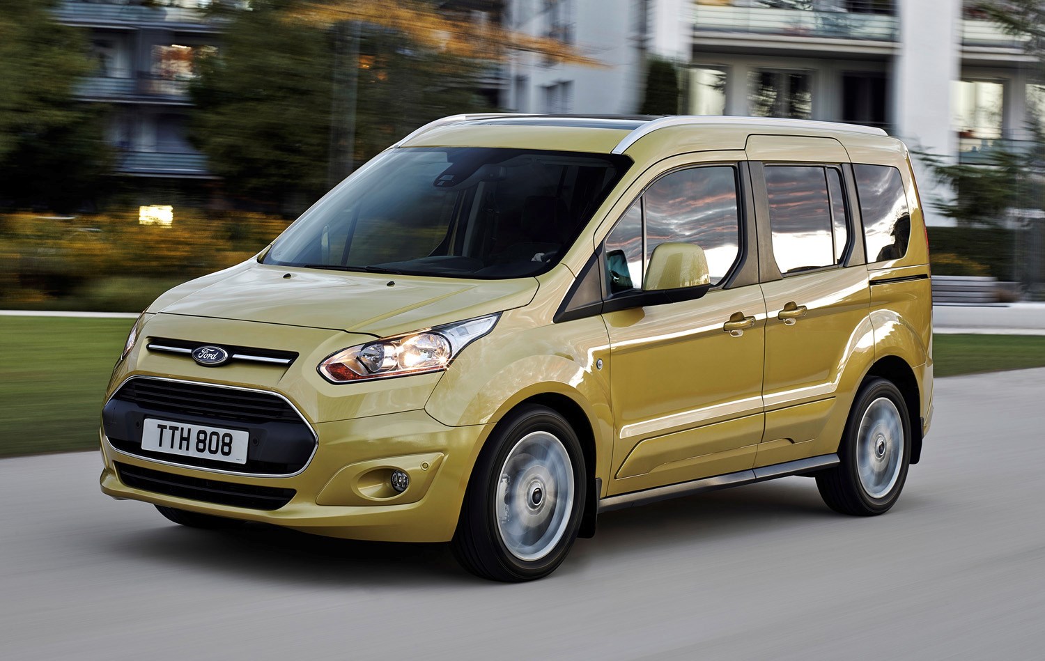 Ford Tourneo Connect Review (2020) | Parkers